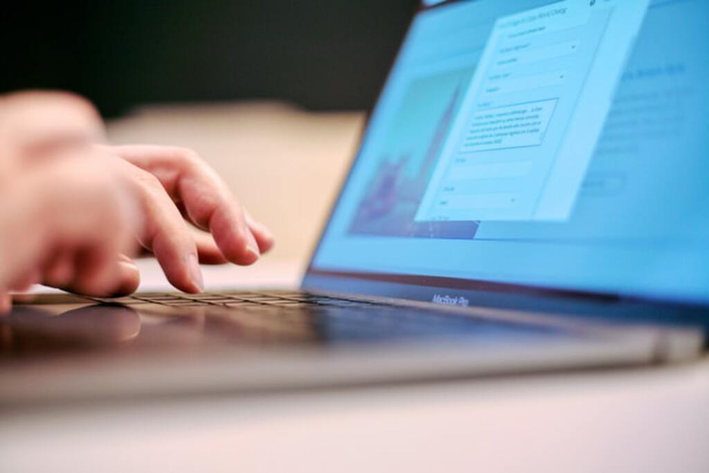 ビーコンが位置情報を特定できる仕組みについて解説｜gpsとの違いや活用事例も紹介 Mamorio株式会社