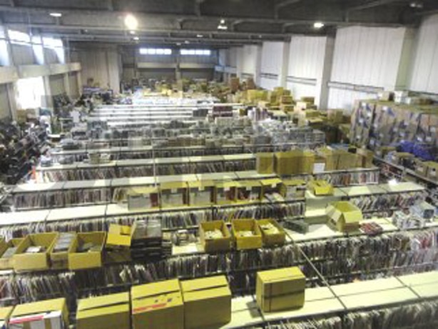 ユニットメザニンラック|株式会社ジャロック|倉庫、工場、店舗の上部空間に必要最適な面積のラックをつくり保管効率を高めます。全国対応可能