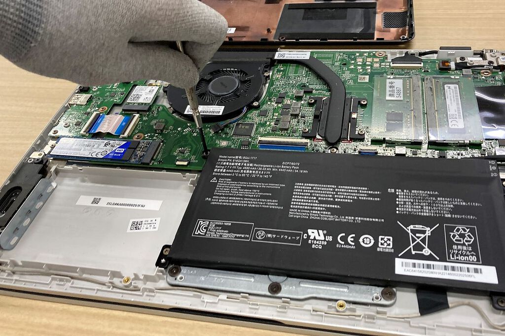 Asusノートパソコンの修理、電源ケーブルを抜くと電源が落ちる パソコン修理365