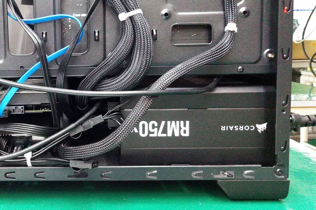 Mouseデスクトップパソコン修理、電源がつかなくなってしまった パソコン修理365