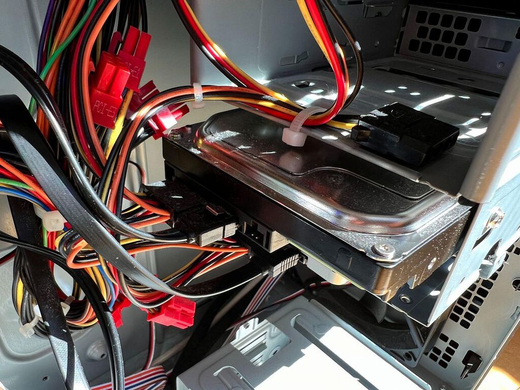 自作デスクトップパソコンの修理、パソコンが突然再起動してしまう パソコン修理365