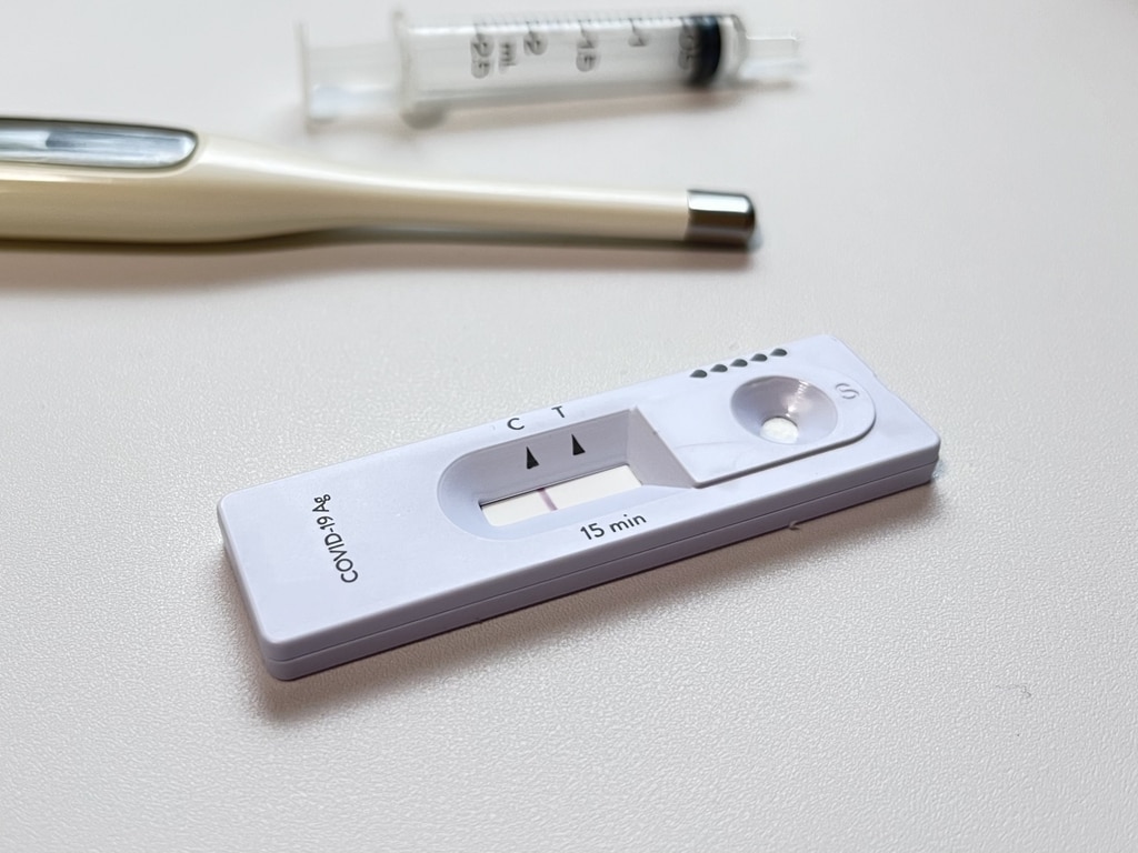 【検査精度no1】アボット社の医療用抗原検査キットを使ってみた! 法人向け健康経営®️支援サービス「ヘルシースタンド」