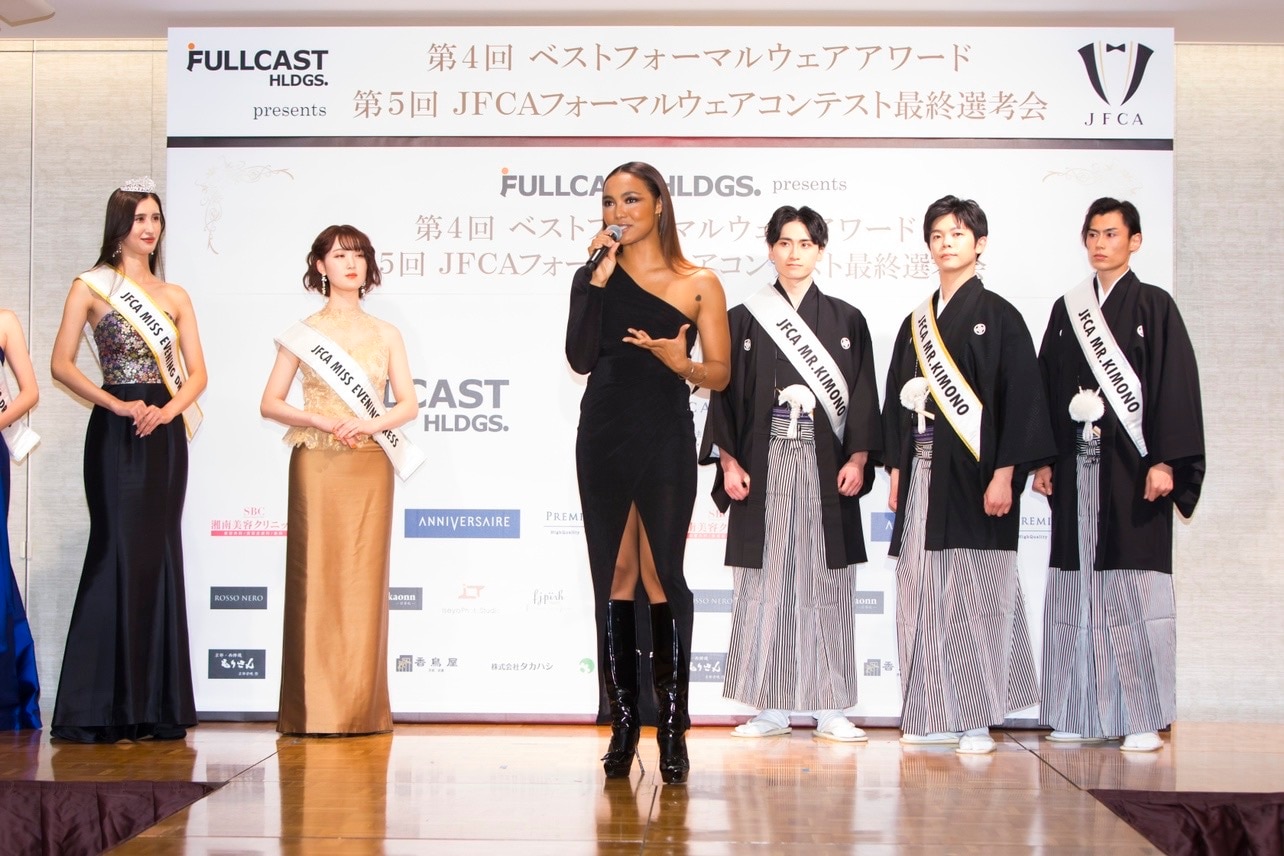 第4回ベストフォーマルウェアアワード授賞式で川﨑麻世、観月ありさ、テリー伊藤、ikkoが受賞!ゲストは歌手のcrystal Kay!同時開催の