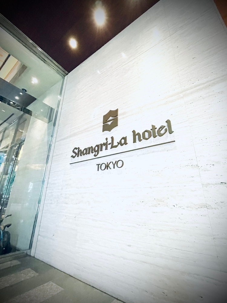 ウェディングフェア In シャングリ・ラ 東京でタキシードを展示♪ 南青山オーダータキシード専門店ロッソネロ|オーダー・レンタル|東京