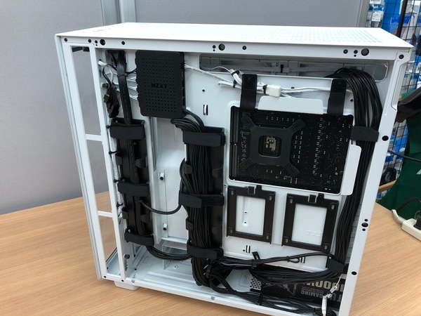 パソコン組立代行事例、ASUSとINTEL製を中心に選び、信頼性と パソコン組立代行事例、ASUSとINTEL製を中心に選び、信頼性と