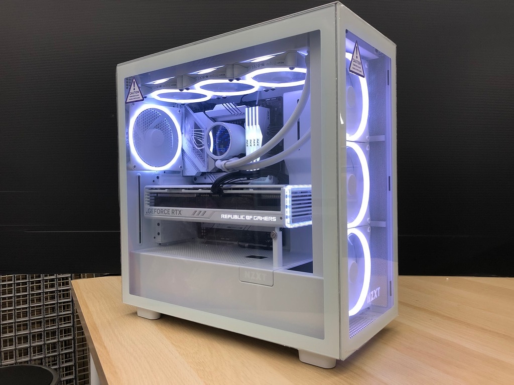 💻純白の魅力!自作pc組立代行事例で性能と美を両立 パソコン修理365