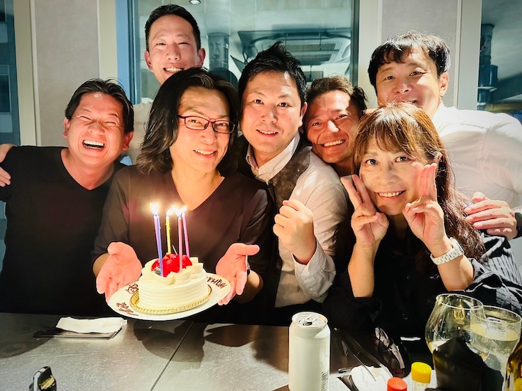 Youtuber×コミニケーション研究家の鴨頭嘉人さんが歌手デビュー!ロッソネロがタキシードを創ります! 南青山オーダータキシード専門店