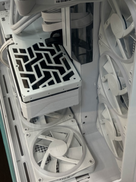 Pc組立代行 人気nzxt H9を使用した定番ホワイトパソコン【ドスパラ白山フェアモール松任店】 パソコン修理365