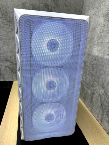 Pc組立代行 全パーツを白色に統一したこだわりpc ドスパラ大阪・なんば店 パソコン修理365