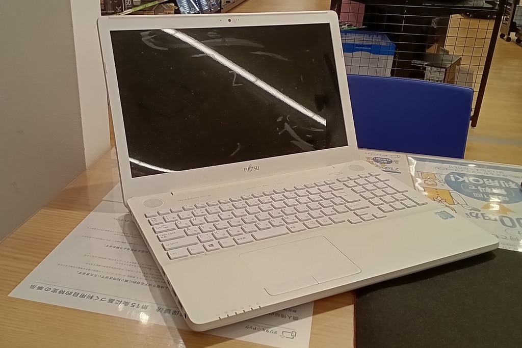 富士通ノートパソコン 液晶破損からのデータ救出【サポート事例】 パソコン修理スマホサポート専門店|デジタルドック