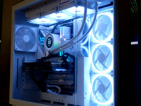 Pc組立代行 見た目と性能を両立した白色pc ドスパラ静岡東瀬名店 パソコン修理365