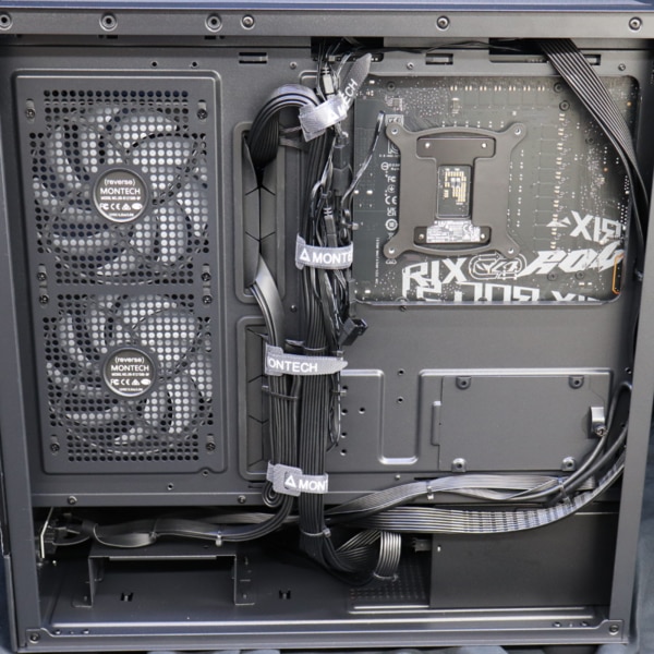Pc組立代行 黒い外装に赤いライティングが映えるスタイリッシュなゲーミングpc ドスパラ大阪・なんば店 パソコン修理365