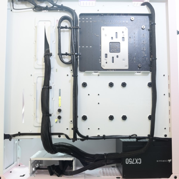 Pc組立代行 パステルピンクで統一した、コスパ重視の高性能pc ドスパラ横浜駅前店 パソコン修理365