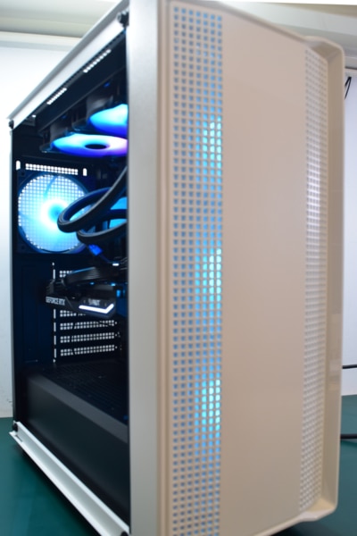Pc組立代行 白ケースを採用した、コスパ重視の高性能ゲーミングpc構成 ドスパラ横浜駅前店 パソコン修理365