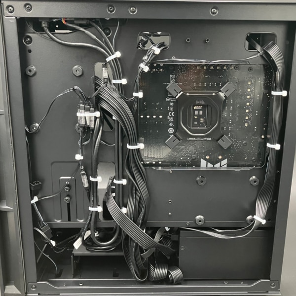 Pc組立代行 コンパクトに仕上げた、ライティングが映えるこだわりのpc ドスパラ徳島住吉店 パソコン修理365