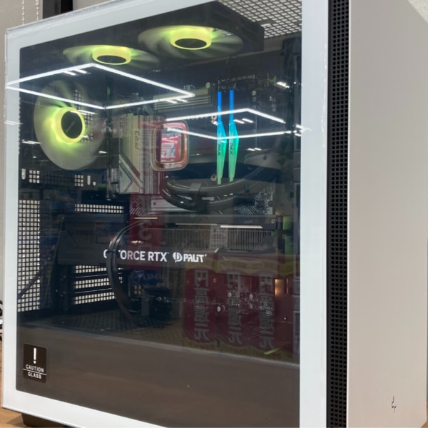 Pc組立代行 外は白、内は黒で統一されたモノトーンpc ドスパラ静岡東瀬名店 パソコン修理365