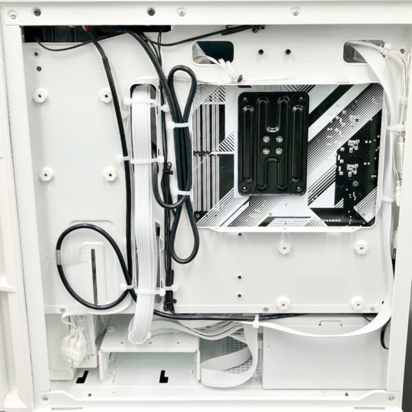 Pc組立代行 白で統一したデザイン、fpsゲームも快適な性能を実現したpc ドスパラ徳島住吉店 パソコン修理365