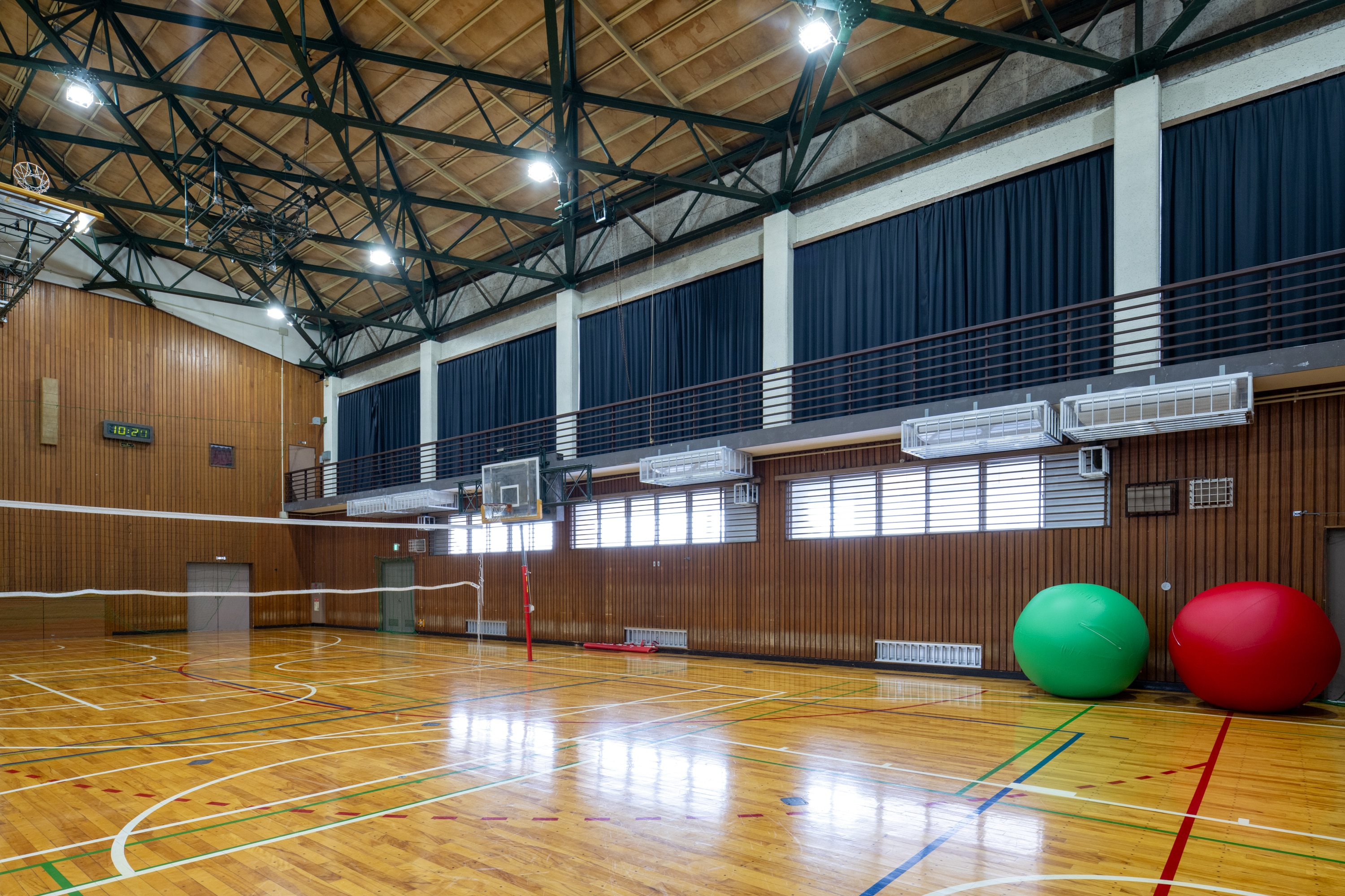 横浜創学館高等学校|導入事例|30年の信頼と実績 品質で選ばれ続けるtakeuchiの空調ソリューション