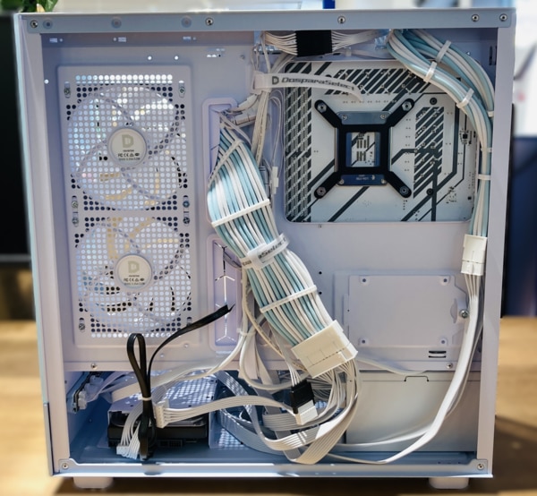 Pc組立代行 パステルブルーとホワイトカラーで統一し、見た目にこだわった高性能pc ドスパラ富山本郷店 パソコン修理365